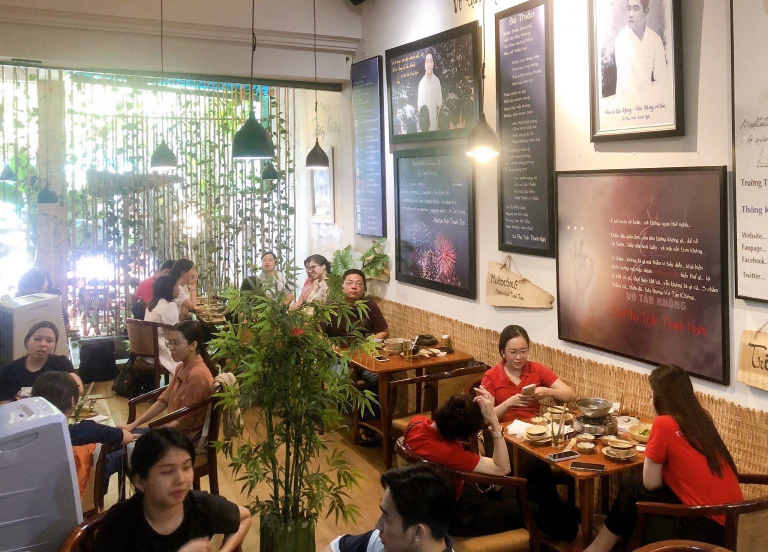 Nhà hàng chay Phương Mai... khít Lẽ... - Phương Mai Vegan